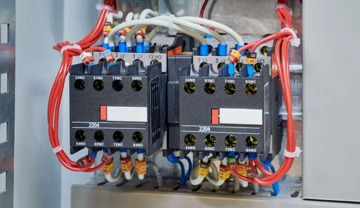 ¿Qué es un Contactor?, Tipos, Partes y Para que Sirven | YTS